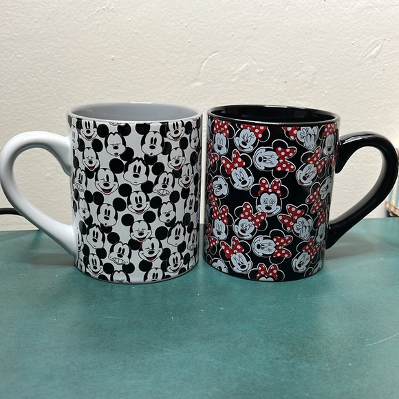 Disney | Kitchen | New 4 Ounce Disney Mickey And Minnie Mouse Mugs Set ...